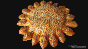 Sunflower pie with chicken, cheese & mushrooms, recipe | FalkTime